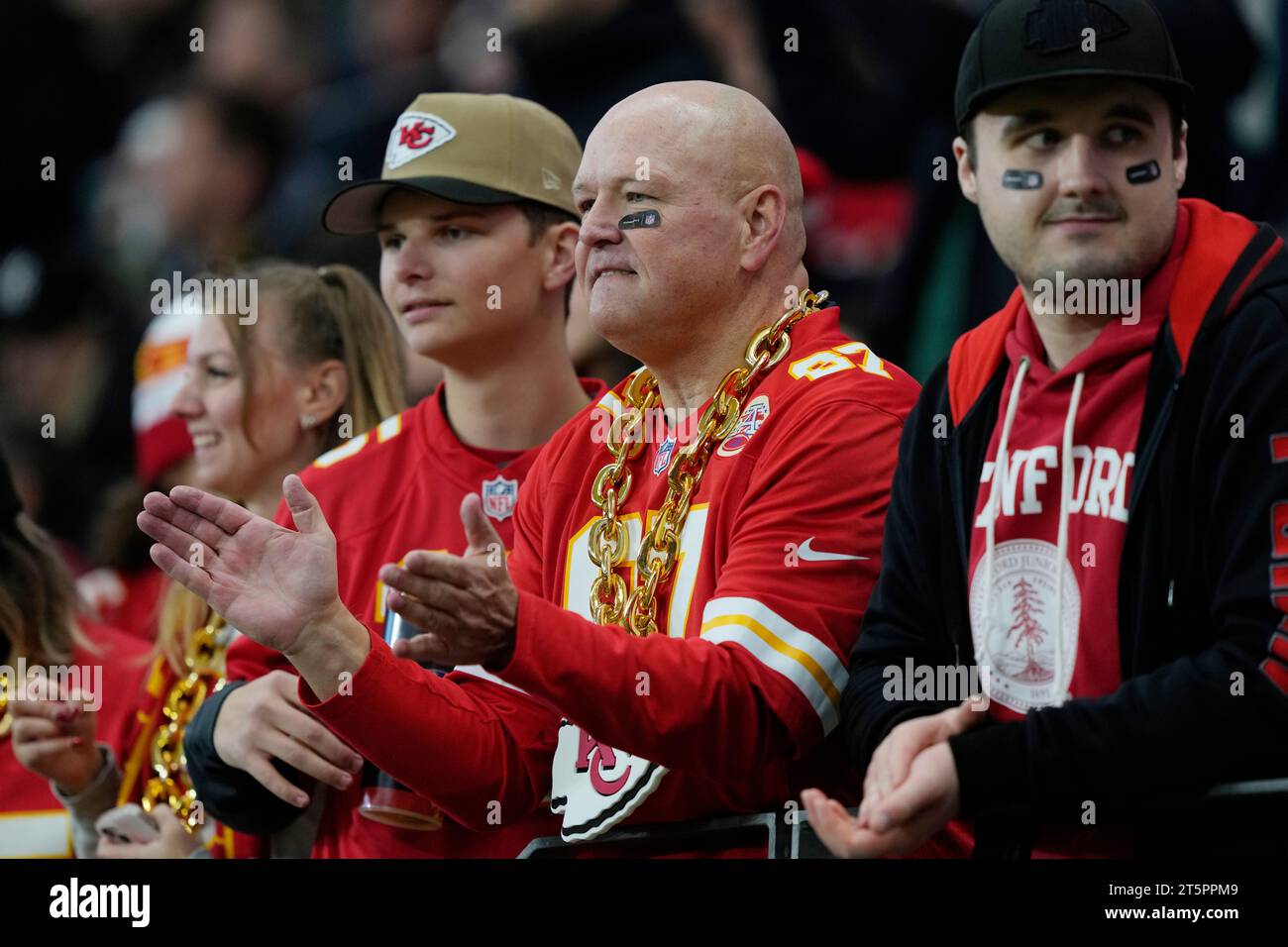 Fans cheer during an NFL football game between the Kansas City Chiefs ...
