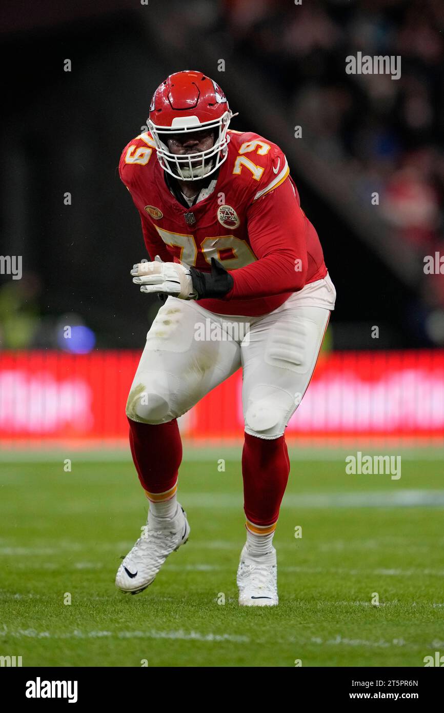 Kansas City Chiefs offensive tackle Donovan Smith (79) in action during ...
