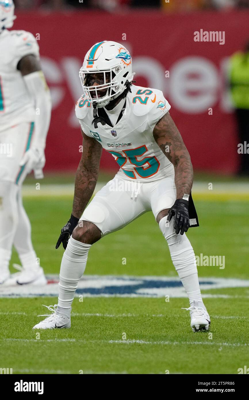 Miami Dolphins cornerback Xavien Howard (25) in action during an NFL ...