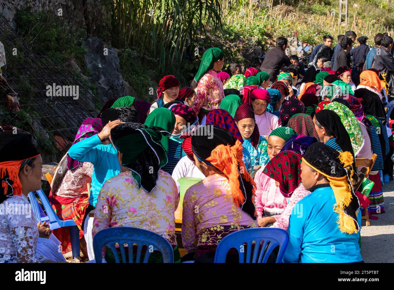 Traditionell Hmong People at the Ha Giang Loop in Vietnam Stock Photo ...