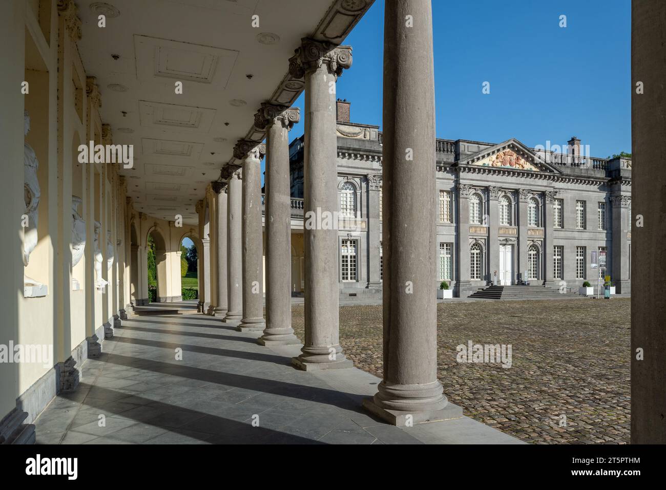 Neoclassical manor house hi-res stock photography and images - Alamy