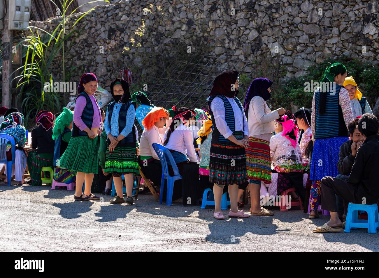 Hmong people myanmar hi-res stock photography and images - Alamy