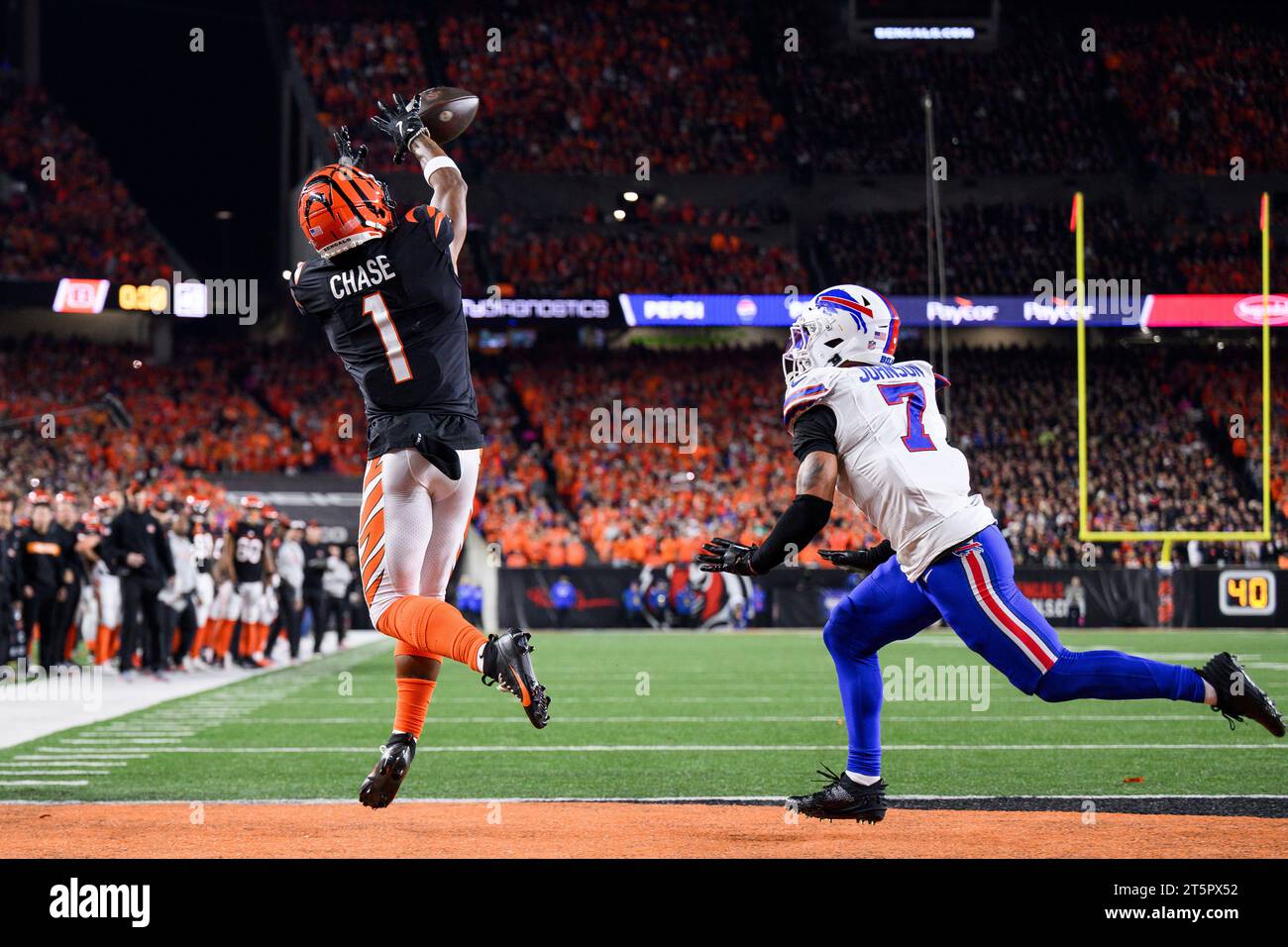 Cincinnati Bengals wide receiver Ja'Marr Chase (1) goes up for a catch ...