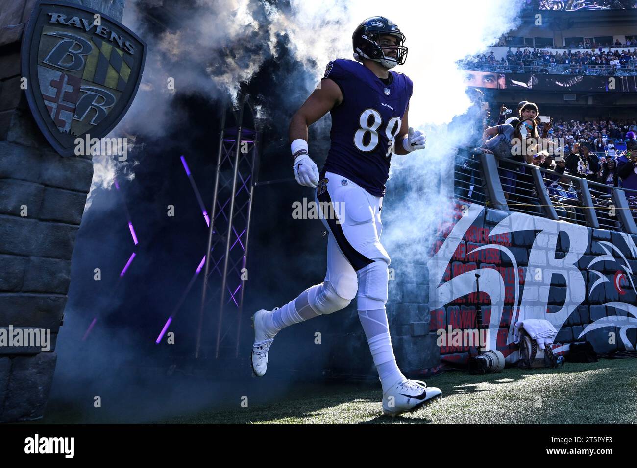Baltimore Ravens tight end Mark Andrews (89) runs onto the field during ...