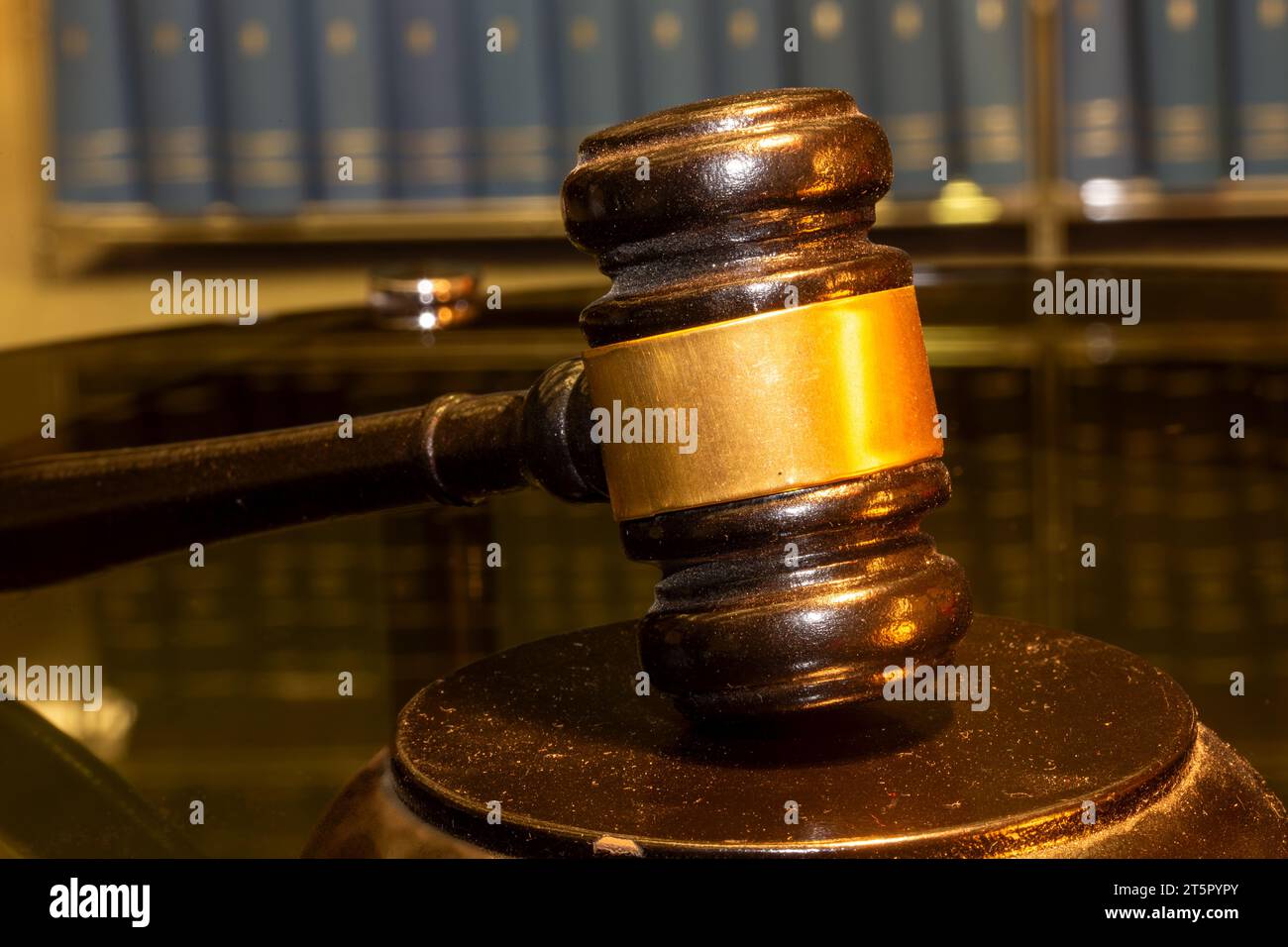 Close up of judges gavel as symbol image for judgment Stock Photo - Alamy