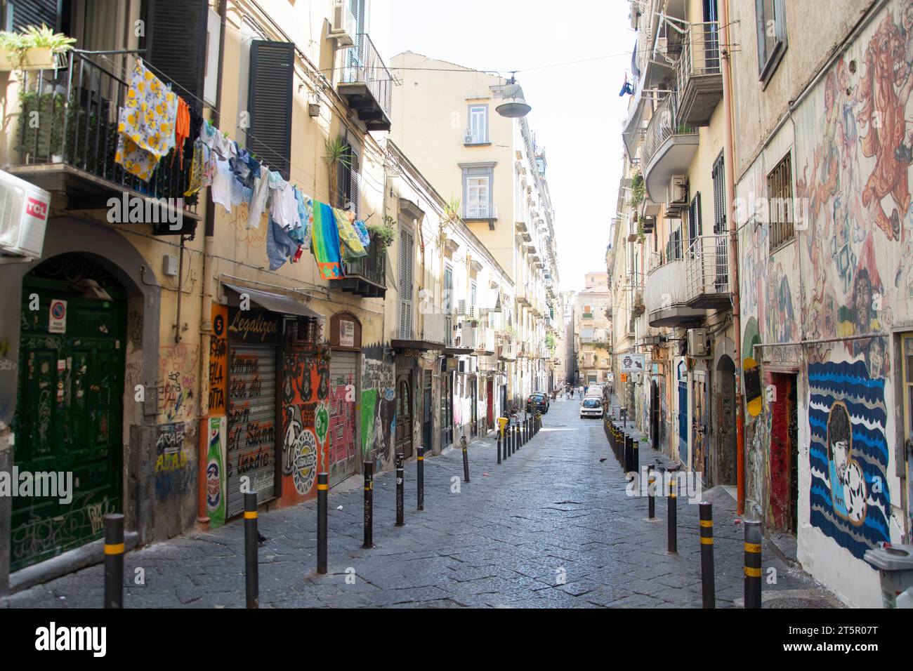 Graphity in der Altstadt von Neapel Stock Photo - Alamy