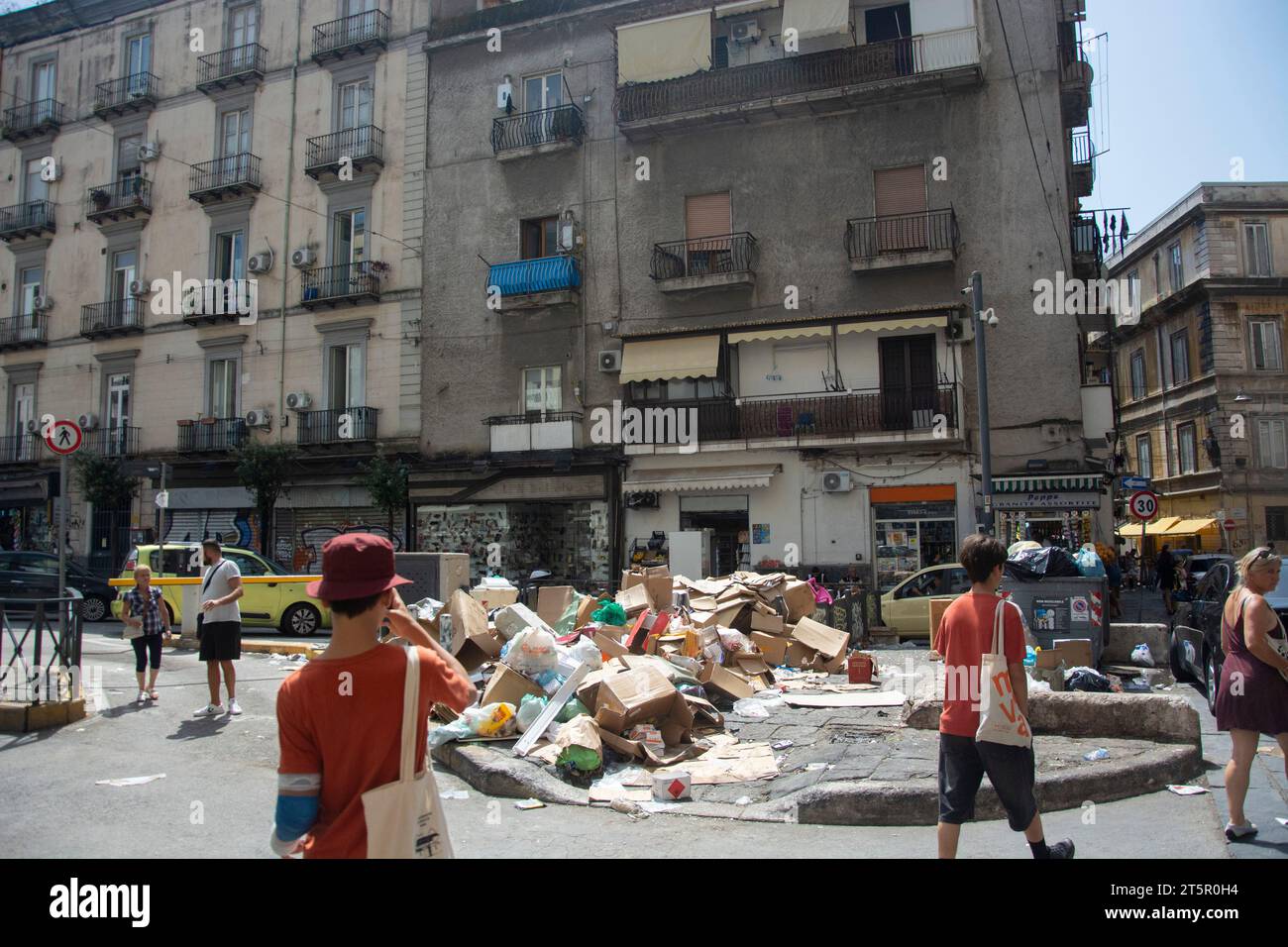 Abfall italien hi-res stock photography and images - Alamy