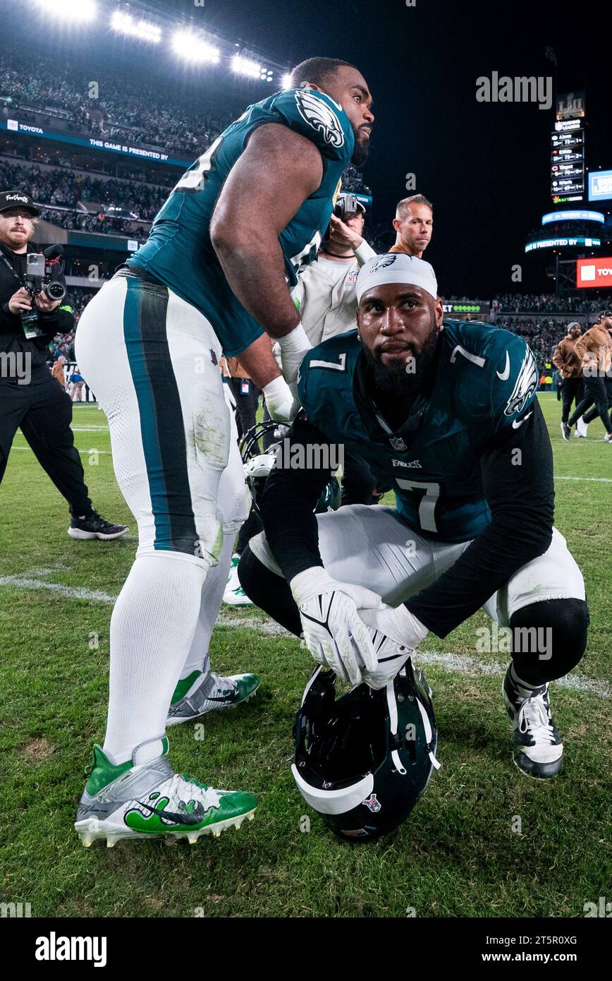 Philadelphia Eagles linebacker Haason Reddick (7) looks on with ...