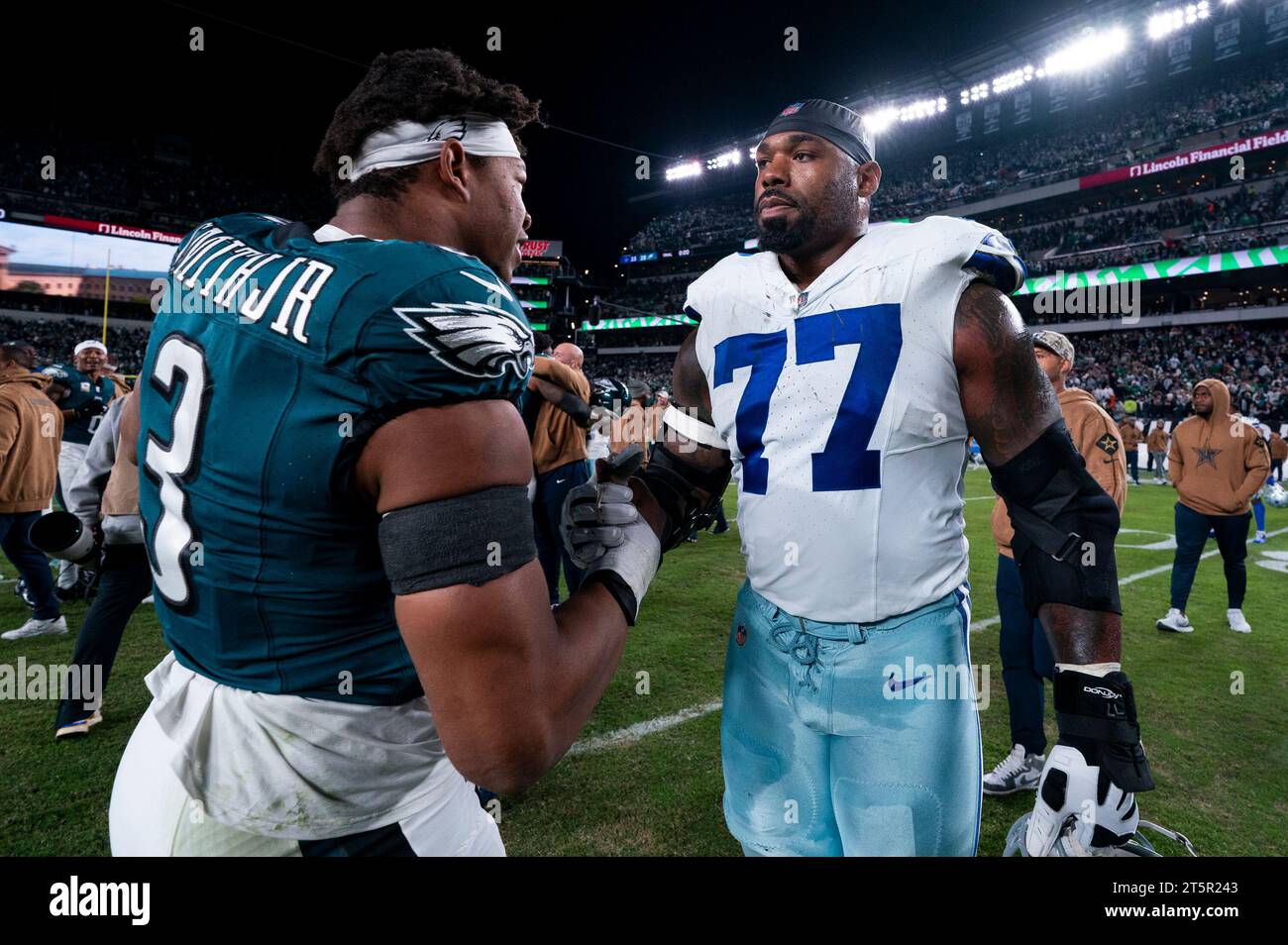 Dallas Cowboys tackle Tyron Smith (77) shakes hands with Philadelphia ...