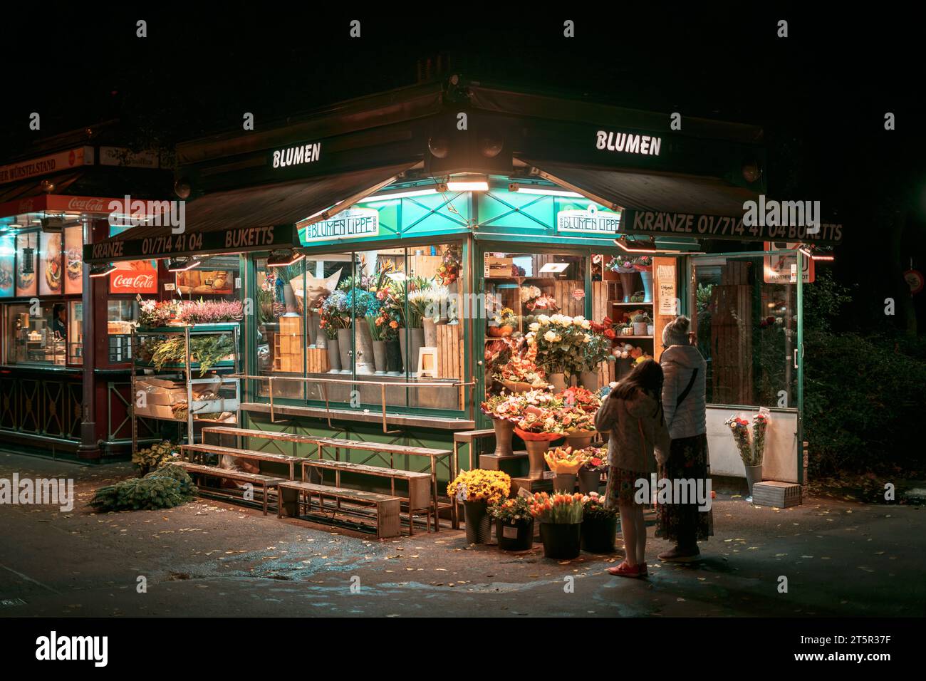 Wien blumen hi-res stock photography and images - Alamy