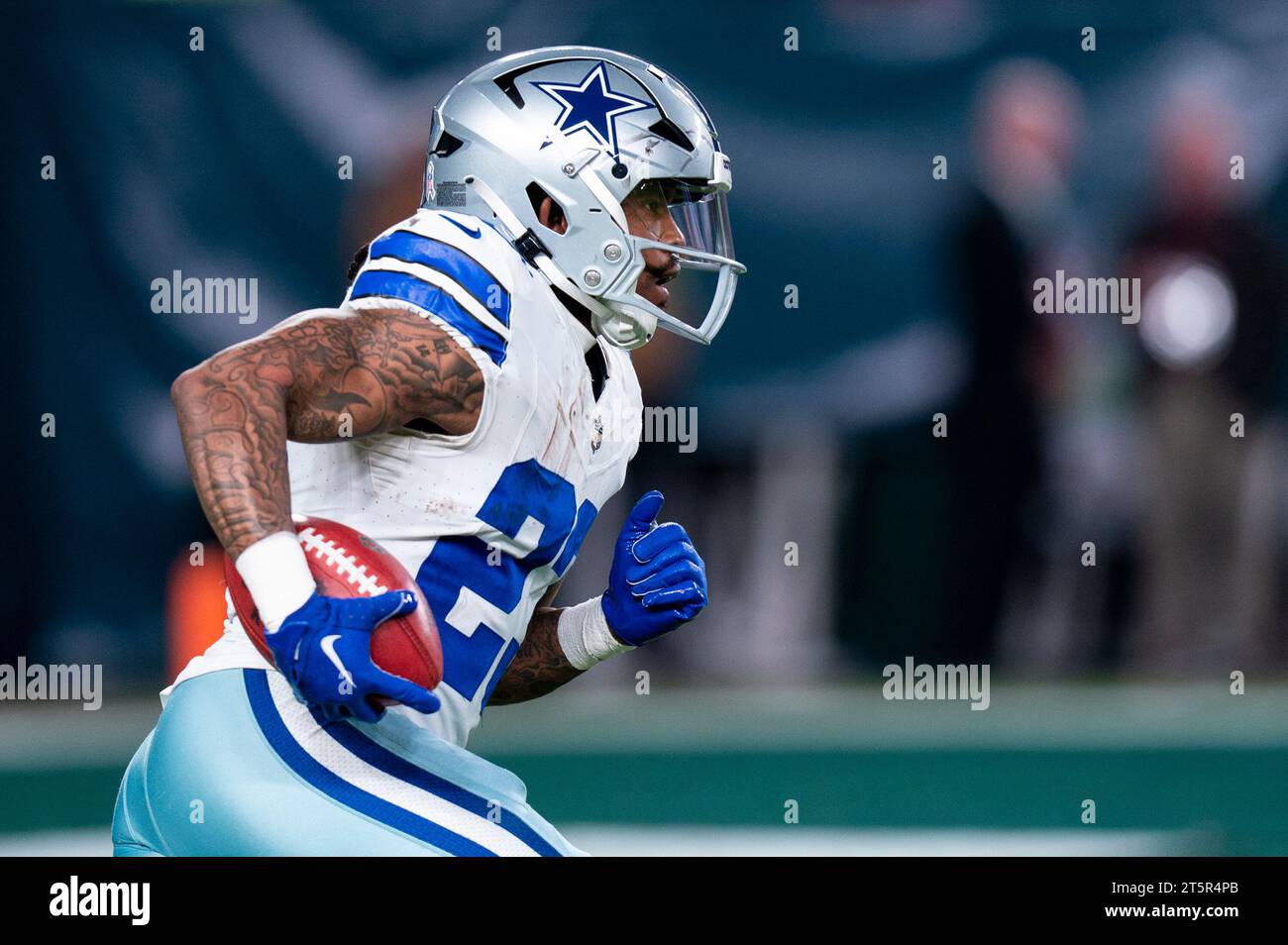Dallas Cowboys running back Rico Dowdle (23) in action during the NFL ...