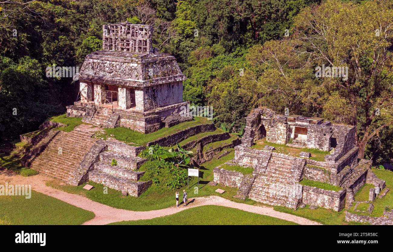 Maya sun temple with unrecognizable tourists, Palenque, Chiapas, Mexico ...