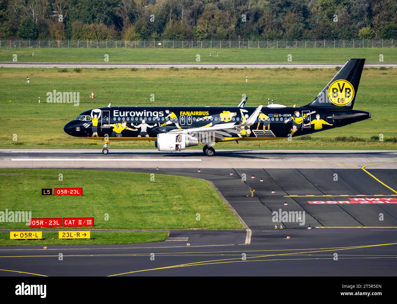 Düsseldorf Airport, Eurowings aircraft, Airbus A320-200, fan bus, BVB ...