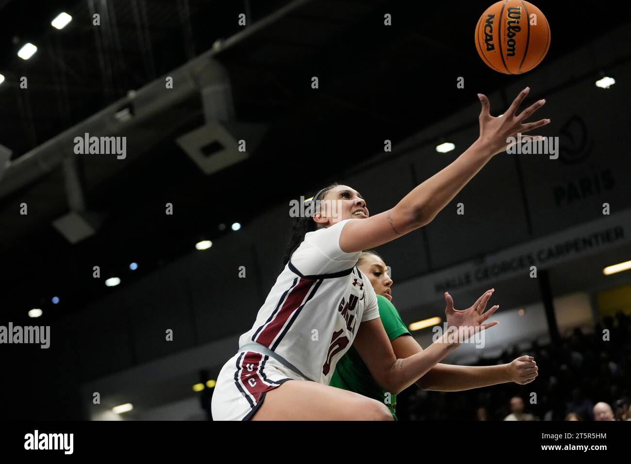 South Carolina center Kamilla Cardoso reaches for a rebound during the ...
