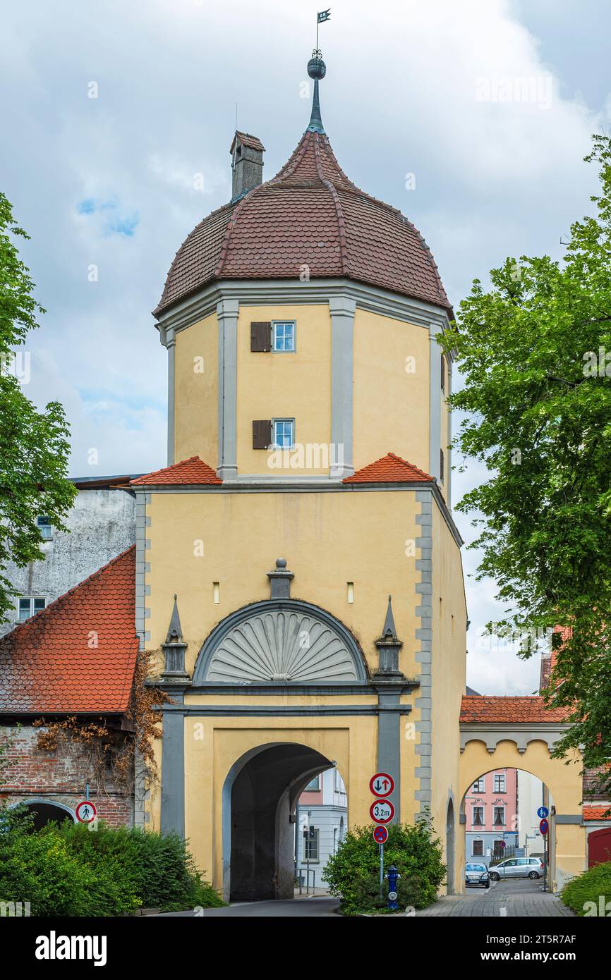 Medieval gate tower hi-res stock photography and images - Alamy