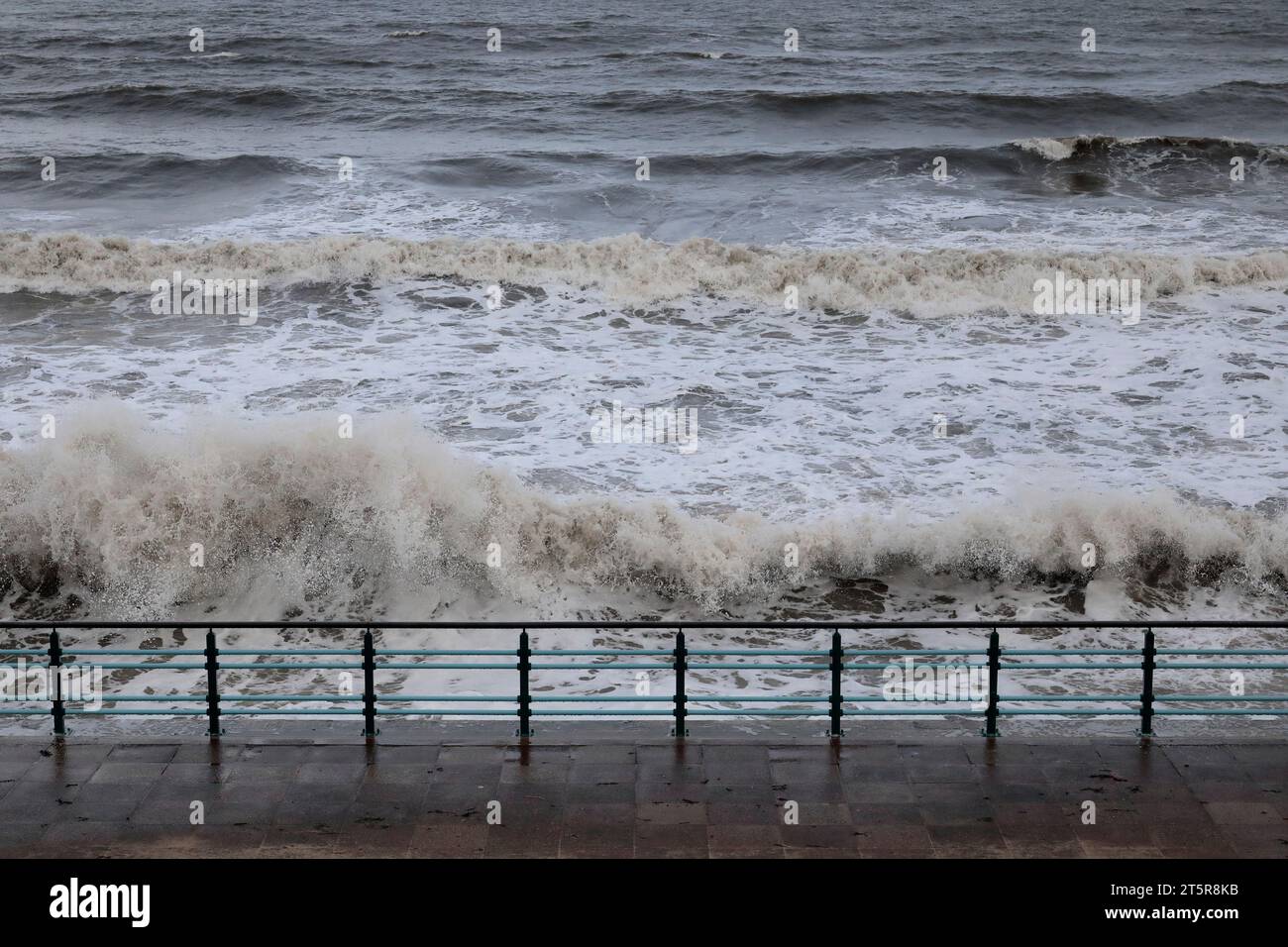 Overtopping hi-res stock photography and images - Alamy