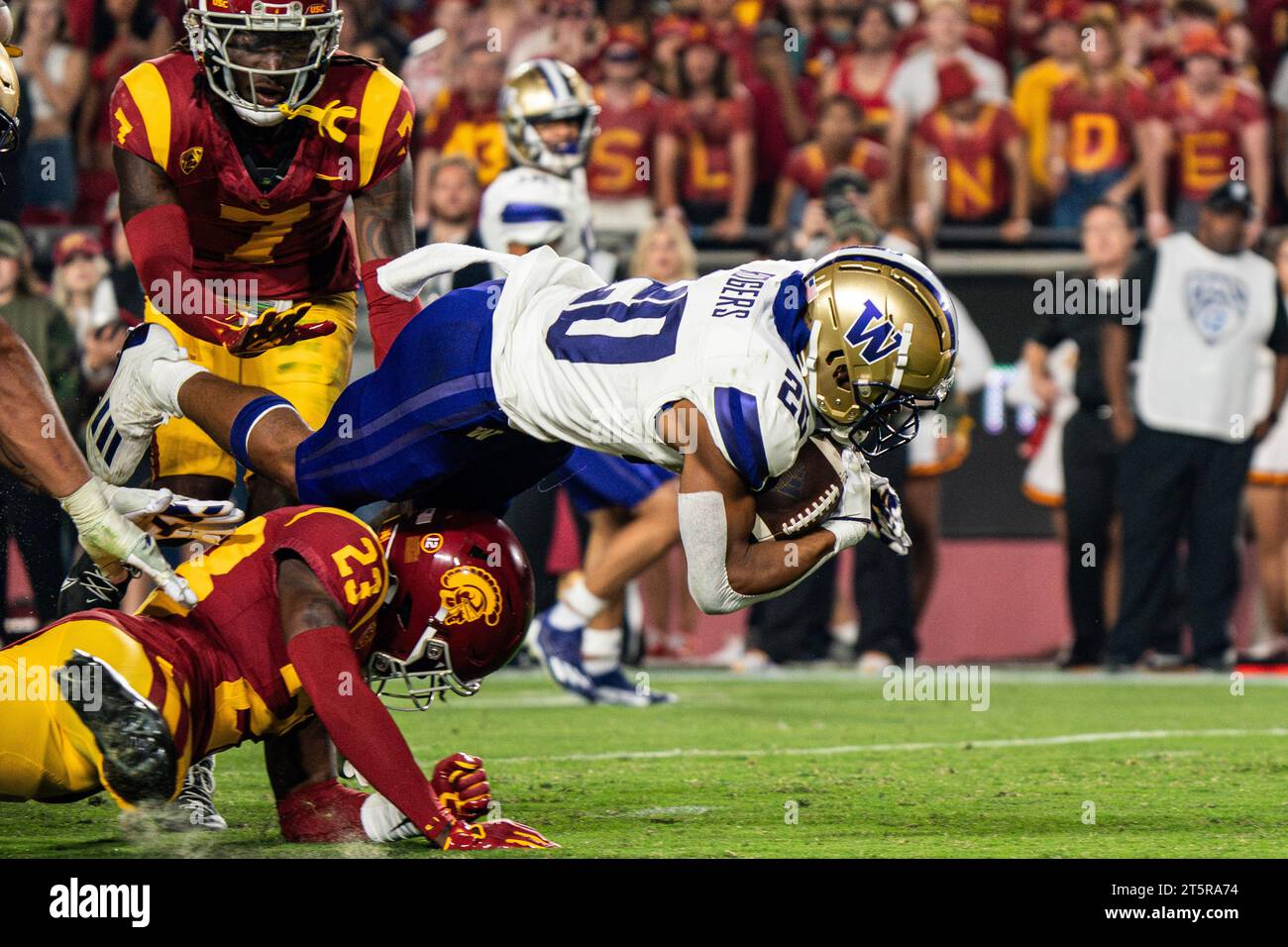Los Angeles, United States. 04th Nov, 2023. Washington Huskies running ...