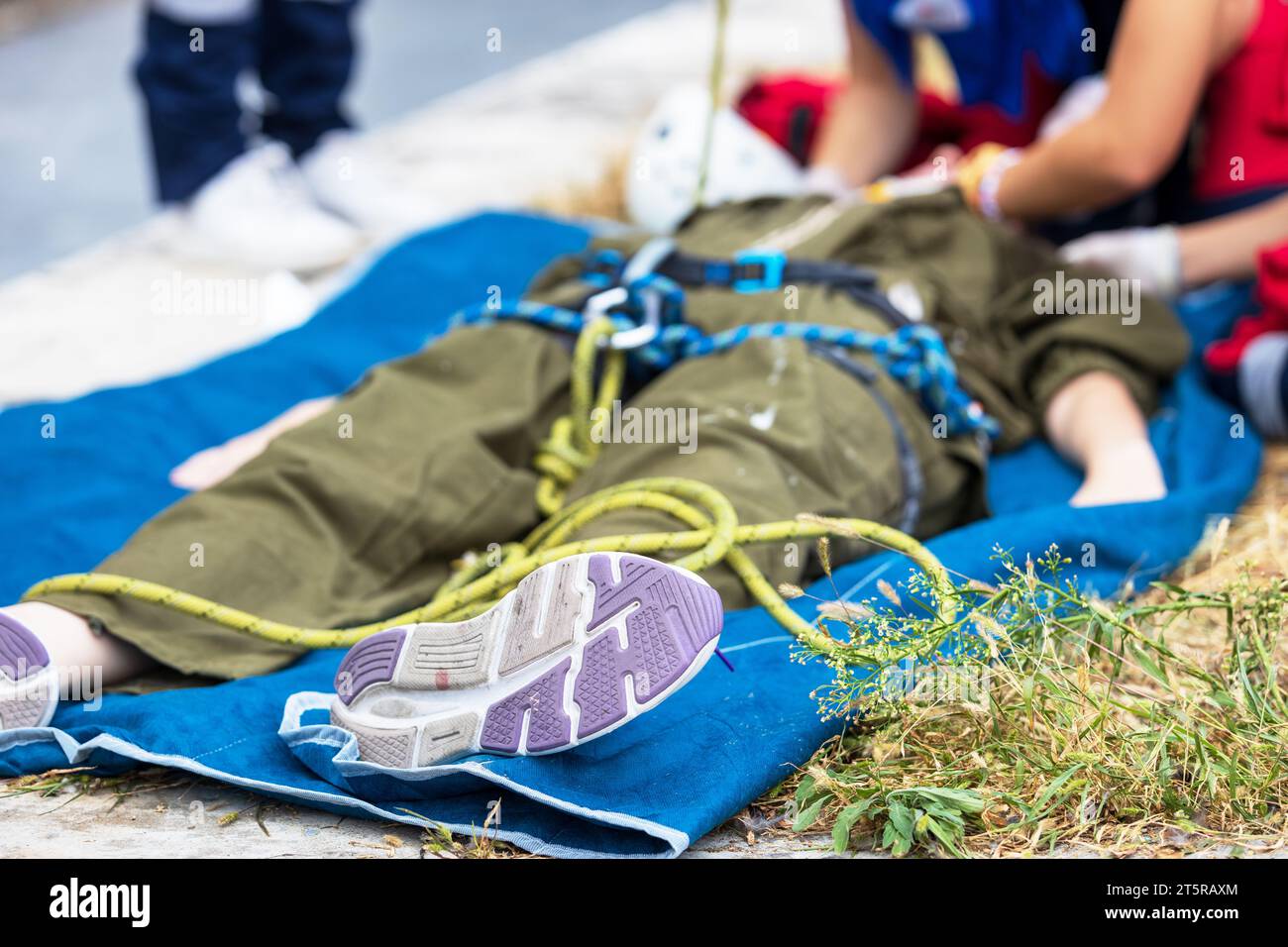 First aid after accident at work Stock Photo - Alamy