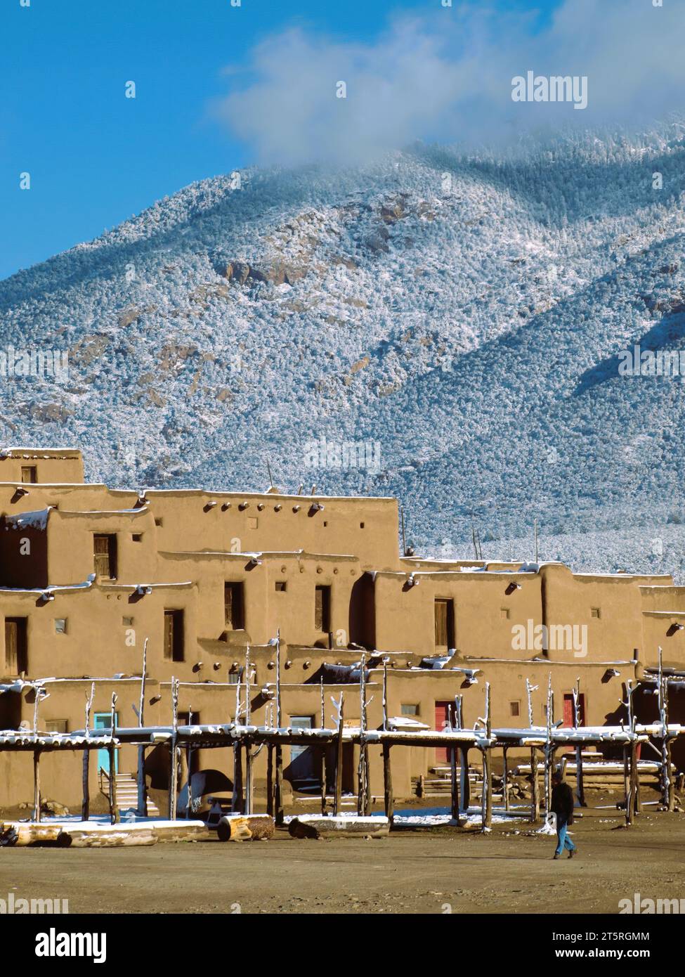 Taos pueblo early snowfall hi-res stock photography and images - Alamy