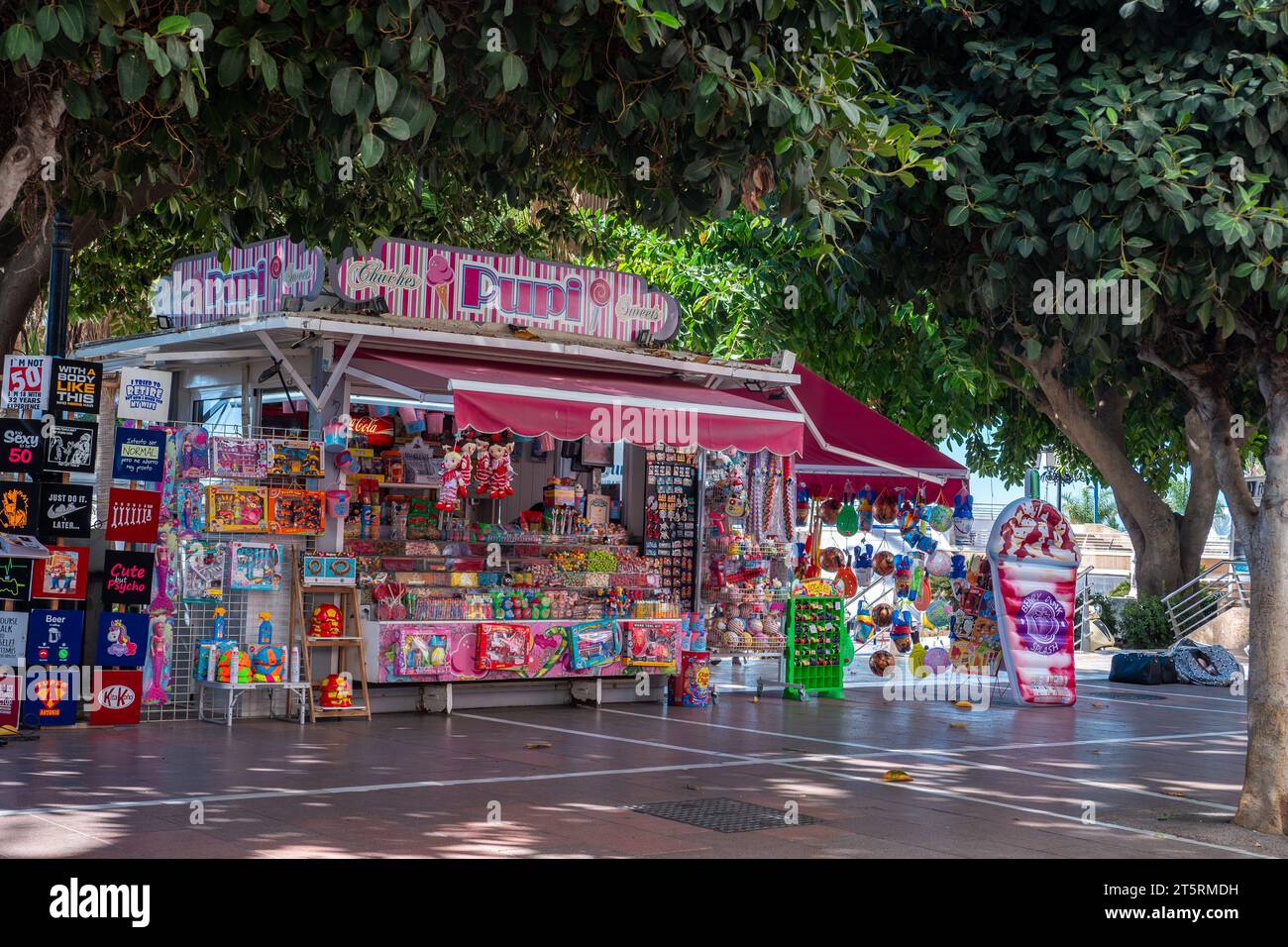 Market stall selling candy hi-res stock photography and images - Alamy