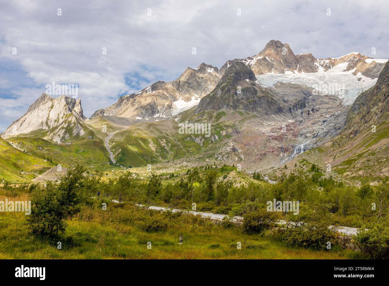 Val Veny beautiful mountain landscape in the valley of italian Alps ...