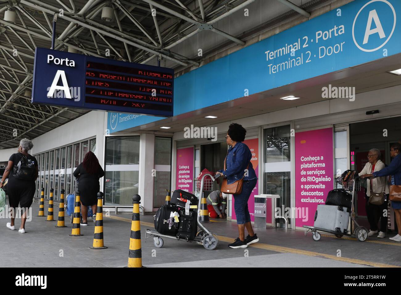 Tom Jobim International Airport Galeão Rio de Janeiro. Taxi and Uber ...