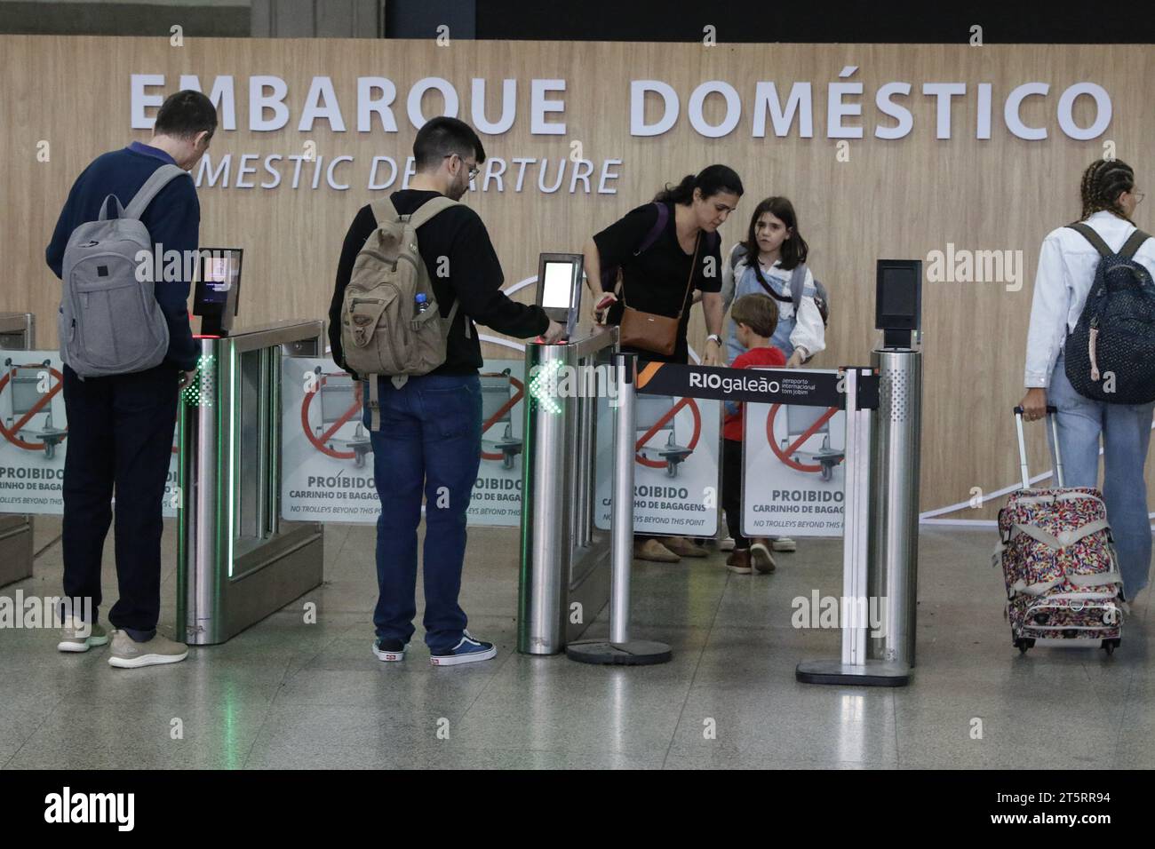 Tom Jobim International Airport Galeão Rio de Janeiro. Taxi and Uber ...