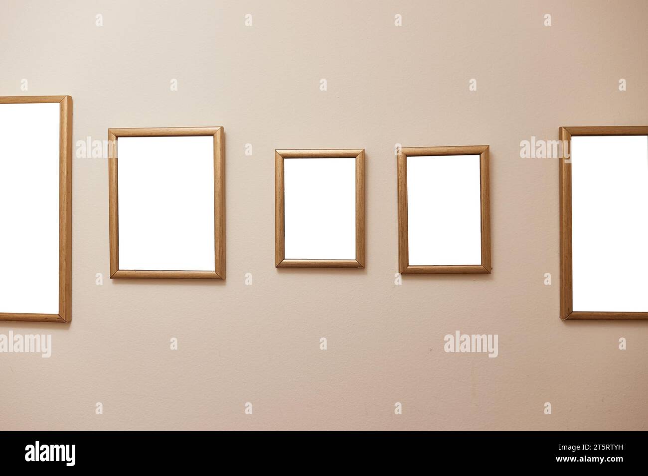 The gallery and picture framing hi-res stock photography and images - Alamy