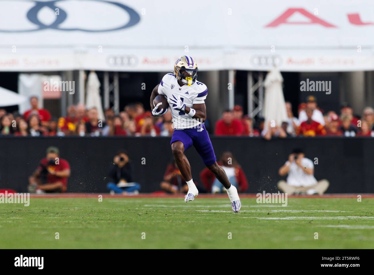 Washington Huskies wide receiver Germie Bernard (4) runs after the ...