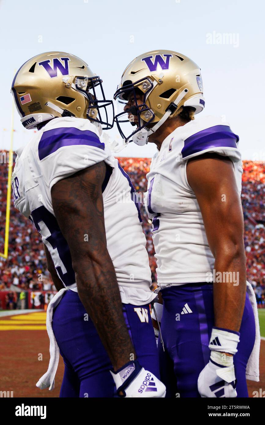 Washington Huskies tight end Devin Culp (83) celebrates with Washington ...