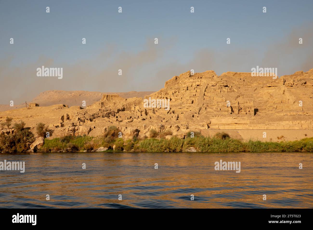 Ancient sandstone ruins along the bans of the Nile river Stock Photo ...