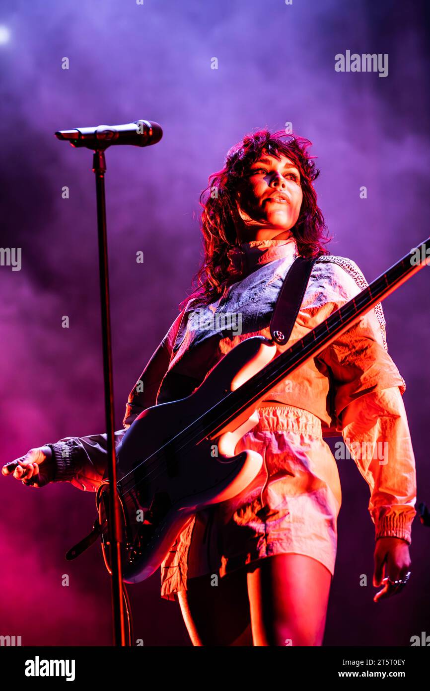 Upsahl melanie martinez hi-res stock photography and images - Alamy