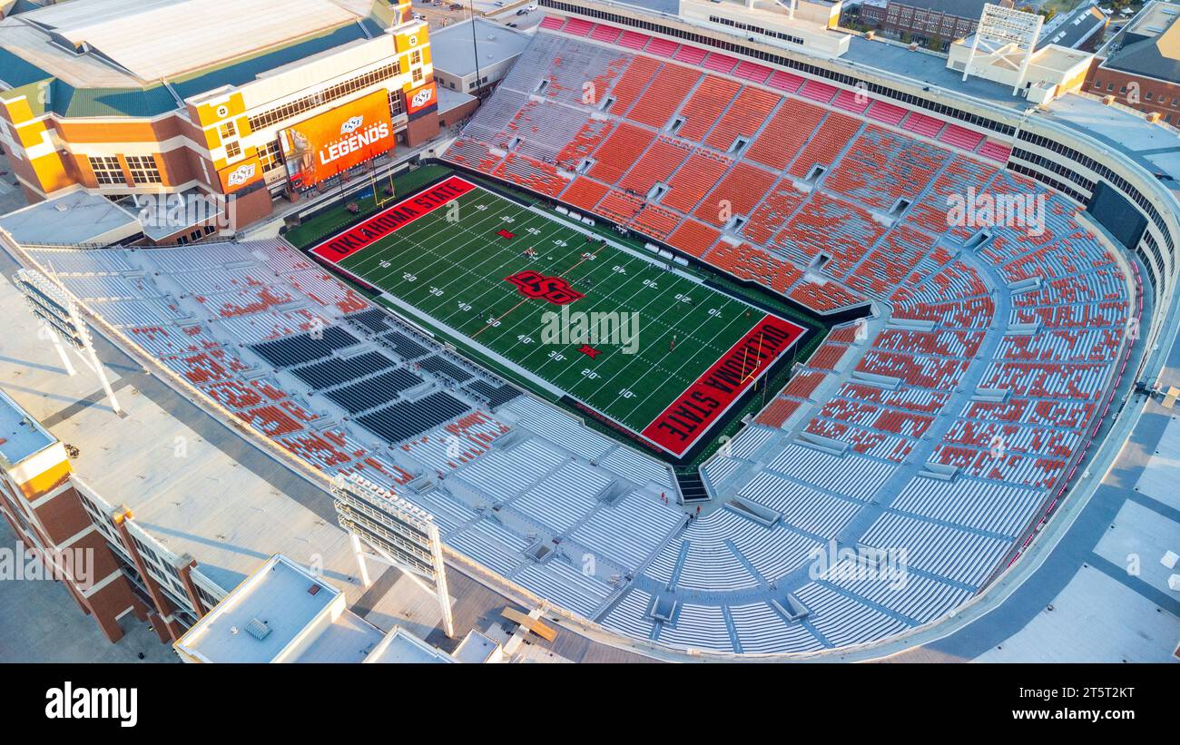 Boone pickens football stadium hi-res stock photography and images - Alamy