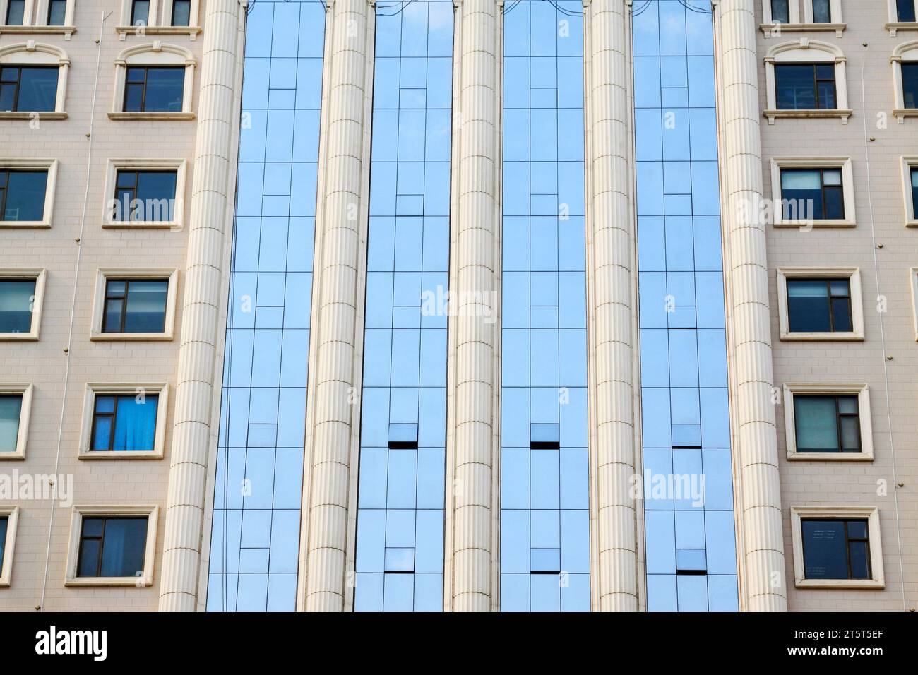 Building glass curtain wall, closeup of photo Stock Photo - Alamy