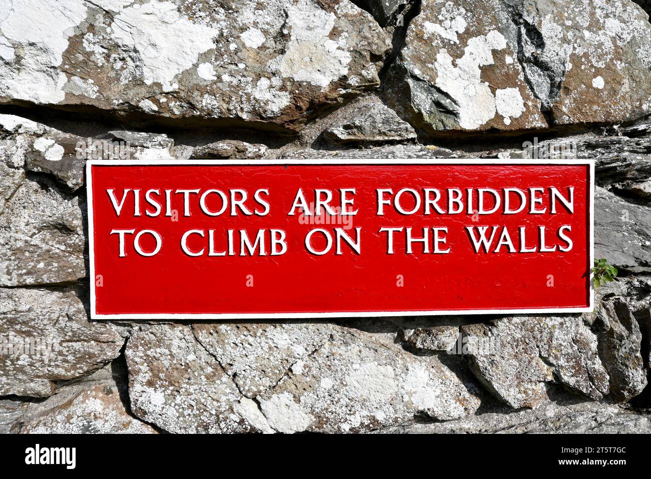 White background red lettering hi-res stock photography and images - Alamy