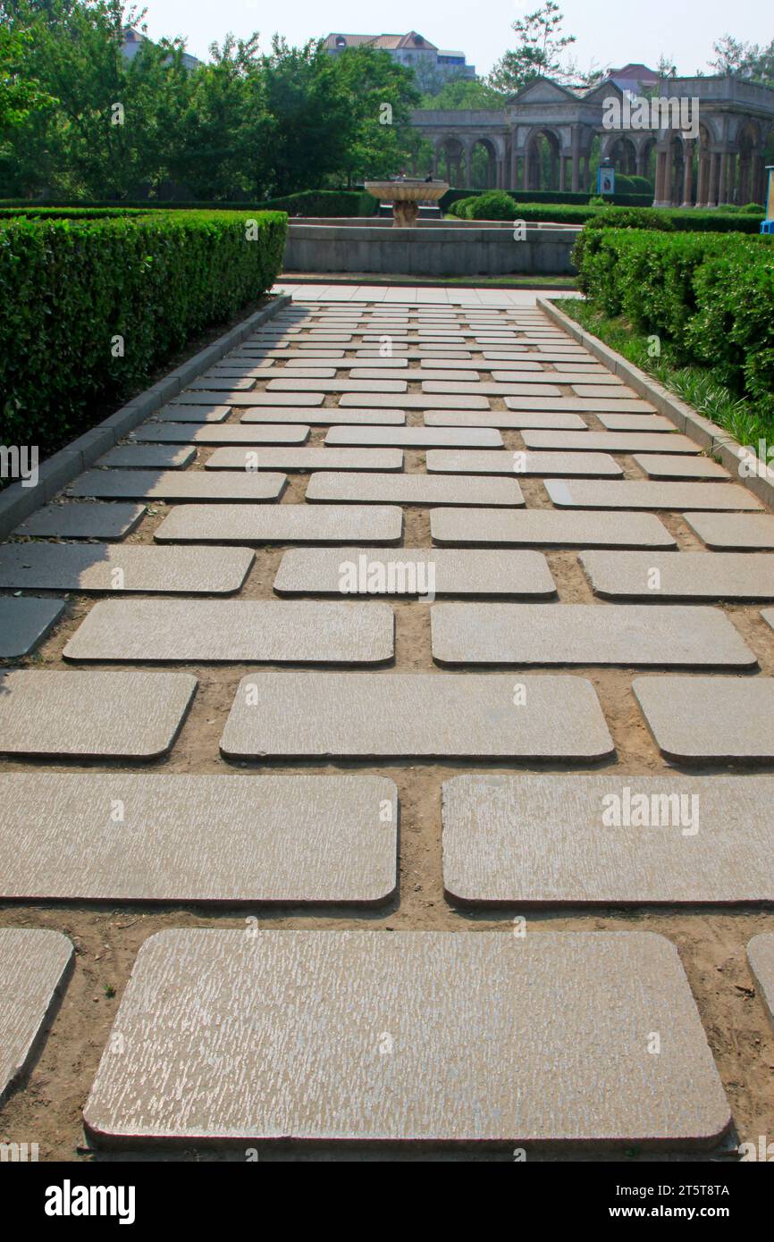 Grey stone path hi-res stock photography and images - Alamy