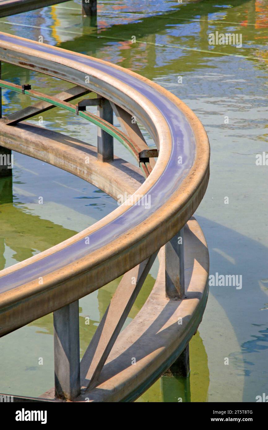 Metal tracks hi-res stock photography and images - Alamy