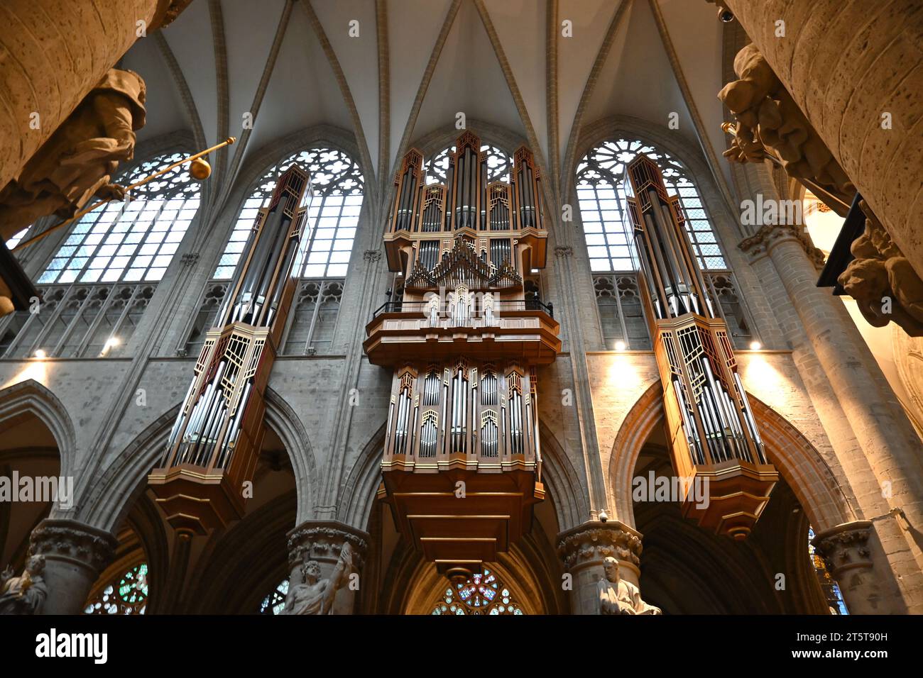 Big organ pipe hi-res stock photography and images - Alamy