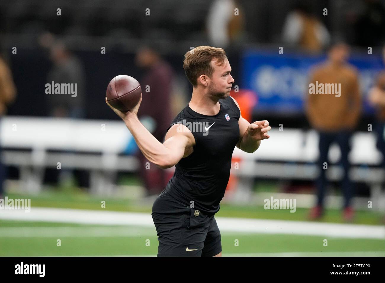 New Orleans Saints quarterback Jake Haener warms up before an NFL ...