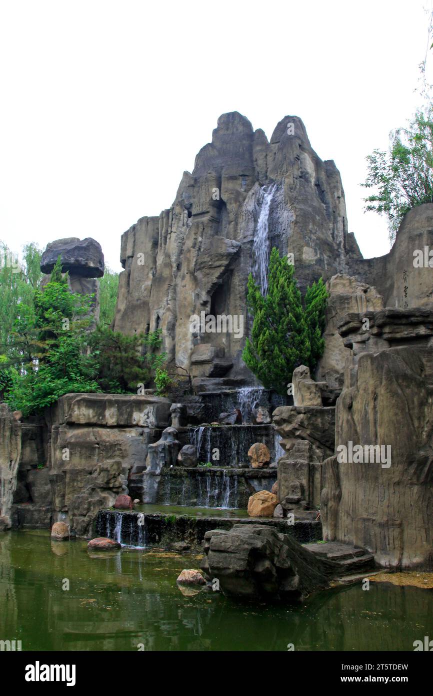 The fake rocks hi-res stock photography and images - Alamy