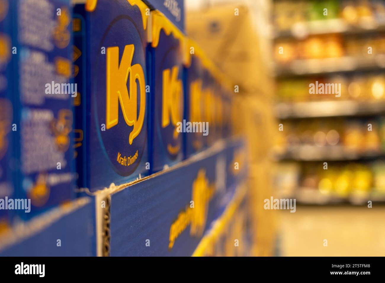 Kraft Dinner boxes - stacked in grocery store aisle Stock Photo - Alamy