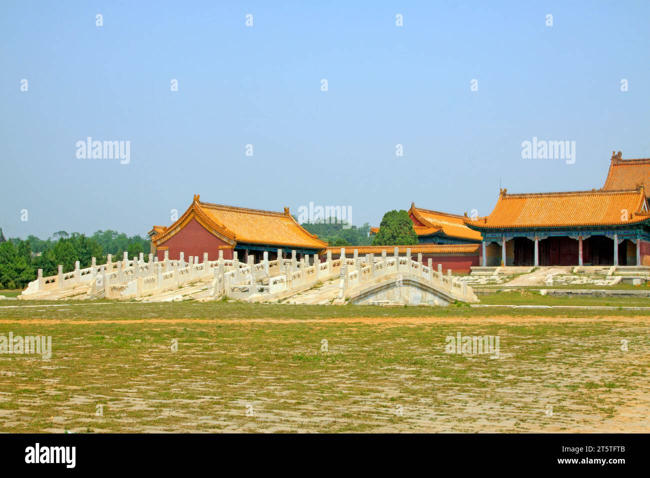 White marble stone bridge and glazed tile roof, closeup of photo Stock ...