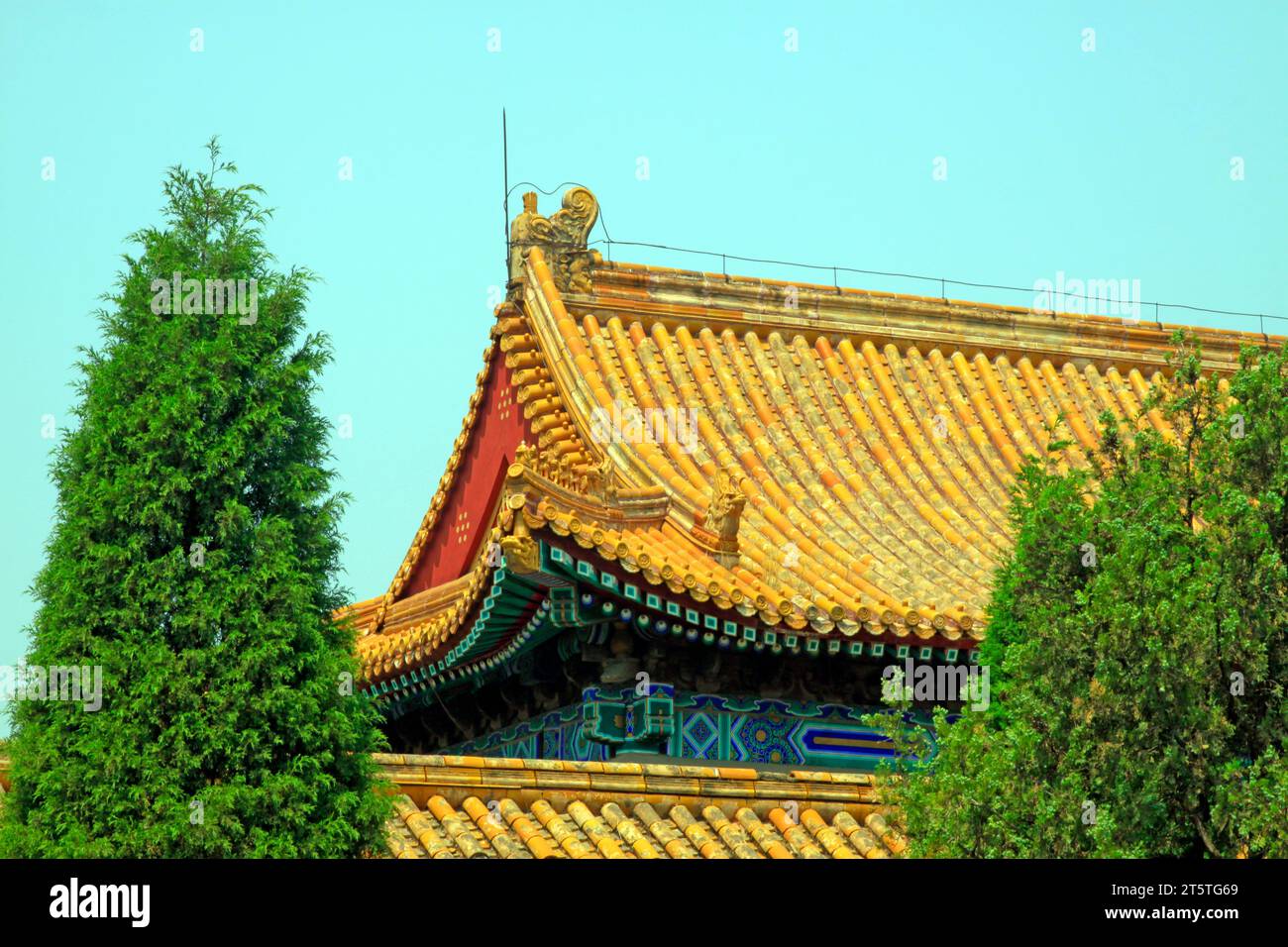 glazed tile roof, Chinese ancient architectural landscape in Eastern ...