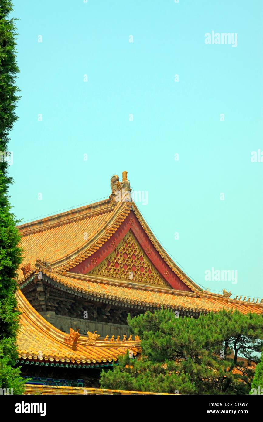 glazed tile roof, Chinese ancient architectural landscape in Eastern ...