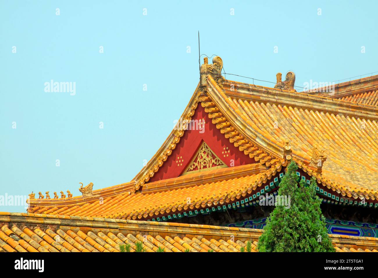glazed tile roof, Chinese ancient architectural landscape in Eastern ...