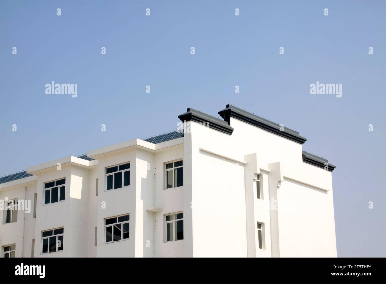 Buildings feature hi-res stock photography and images - Alamy