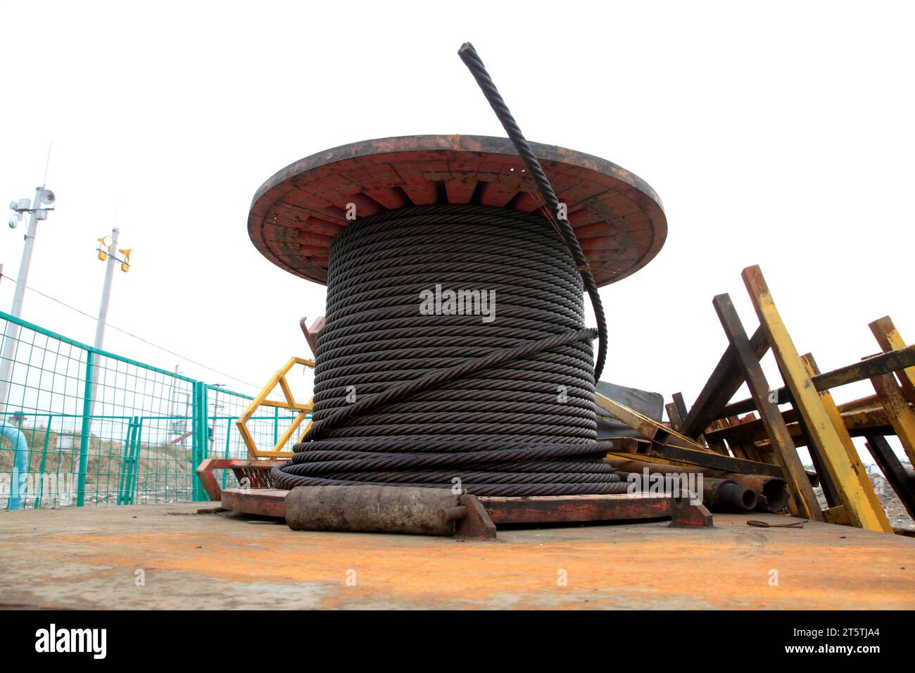 Wire rope wheel, closeup of photo Stock Photo - Alamy