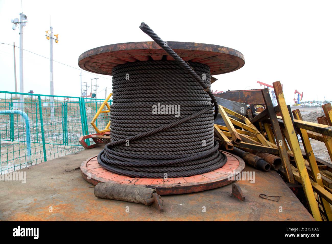 Wire rope wheel, closeup of photo Stock Photo - Alamy
