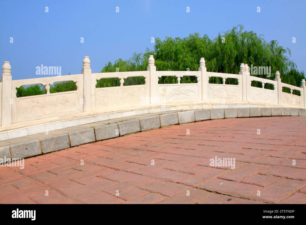 white marble stone bridge Stock Photo - Alamy