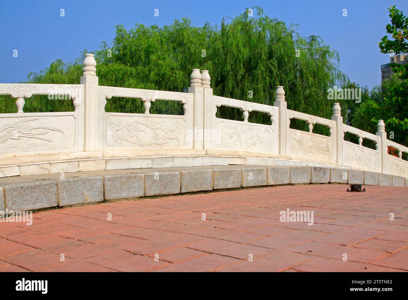 white marble stone bridge Stock Photo - Alamy